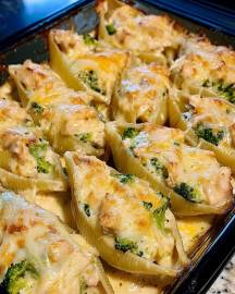 Stuffed Shells with Chicken, Broccoli, and Alfredo Sauce ...